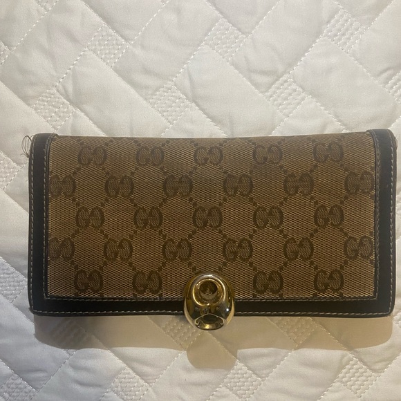 Gucci | Bags | Authentic Gucci Wallet | Poshmark